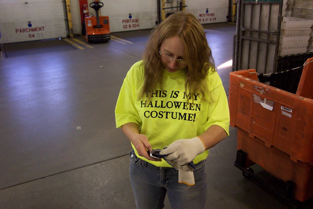 Halloween 2006 | Gerri Bailey at the Kalamazoo Processing an… | Flickr