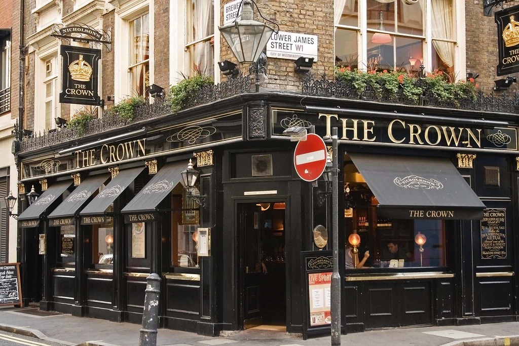 The Crown - London Pubs | The Crown at the corner of Brewer … | Flickr
