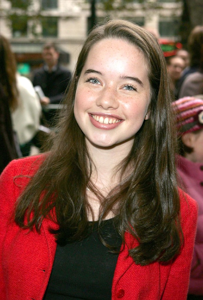 Anna Popplewell Eyes
