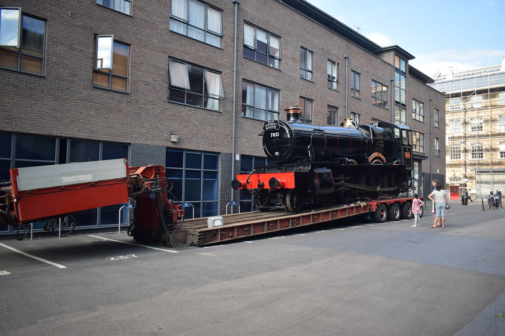 Heritage GWR steam locomotive 7821 | Loaded onto a trailer f… | Flickr