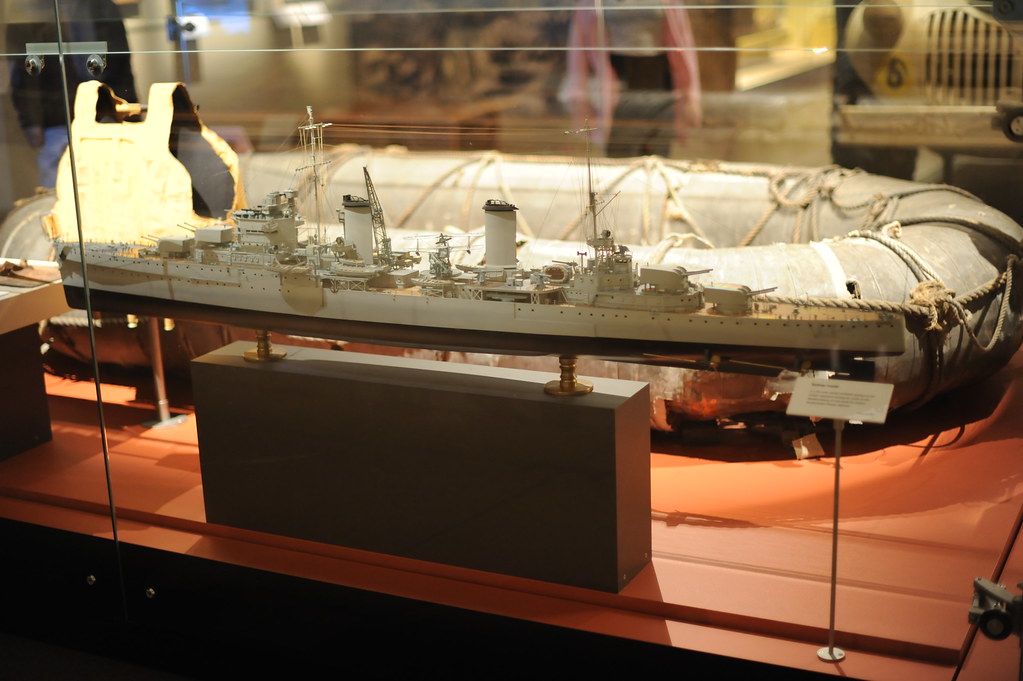 DSC_4675 | A scale model of HMAS Sydney along side the Carle… | Flickr