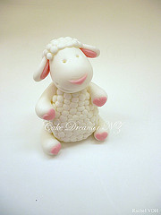 Sheep Fondant Cake Topper | Cake Dreamer | Flickr