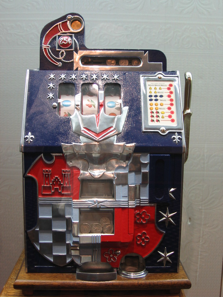 Vintage 25 Cent Slot Machine | iirraa | Flickr