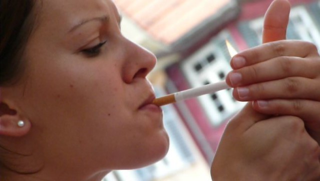 sexy_candid_smokers...! | Flickr