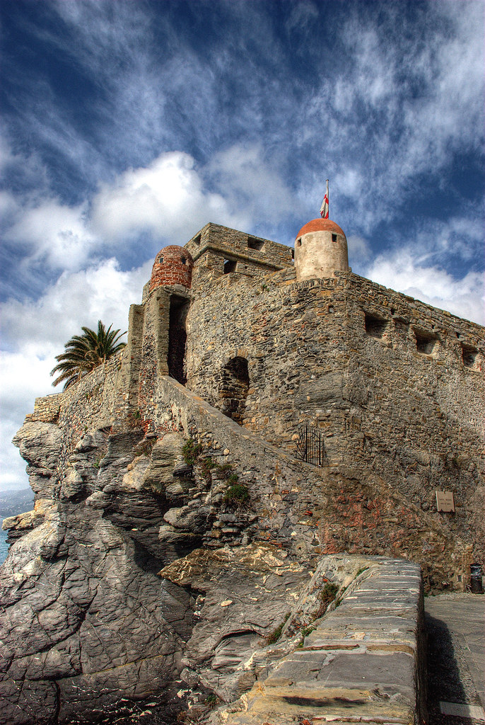 Bold & beautiful | Camogli - Castello della Dragonara (HDR p… | Flickr