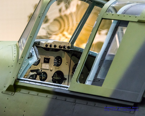 Peeking Into the Il-2 | Just wanted a look inside the cockpi… | Flickr