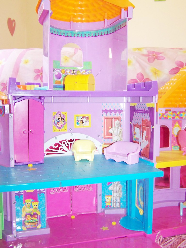 Dora Castle Dollhouse | inspiringlife | Flickr