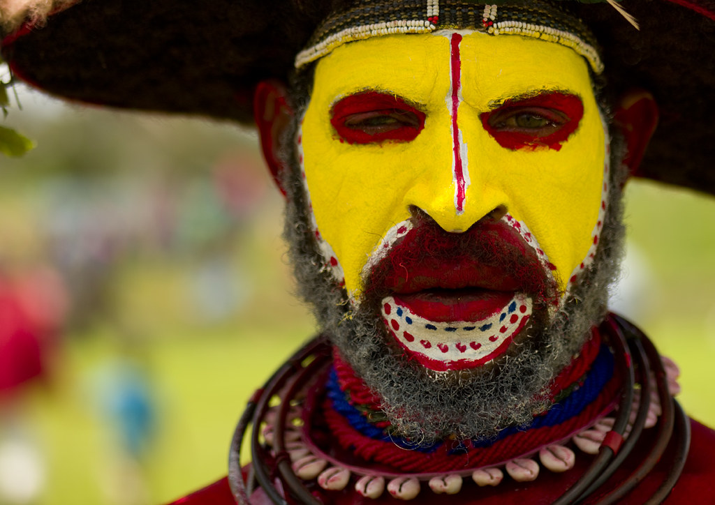 Huli wigman - Papua New Guinea | The men-with-wigs are the m… | Flickr