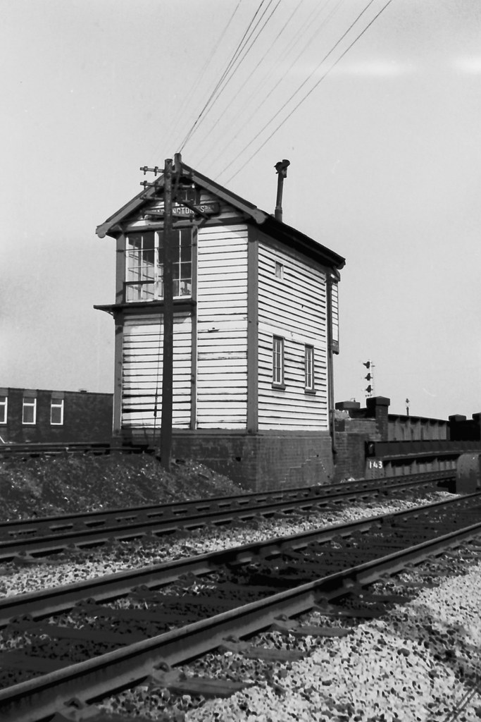 1764 Warrington Sidings signal box CLC. FP4 | Dallam Dave | Flickr