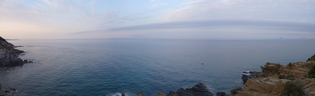 Livorno, vista da Punta Pacchiano / Calafuria | Luna y Valencia | Flickr
