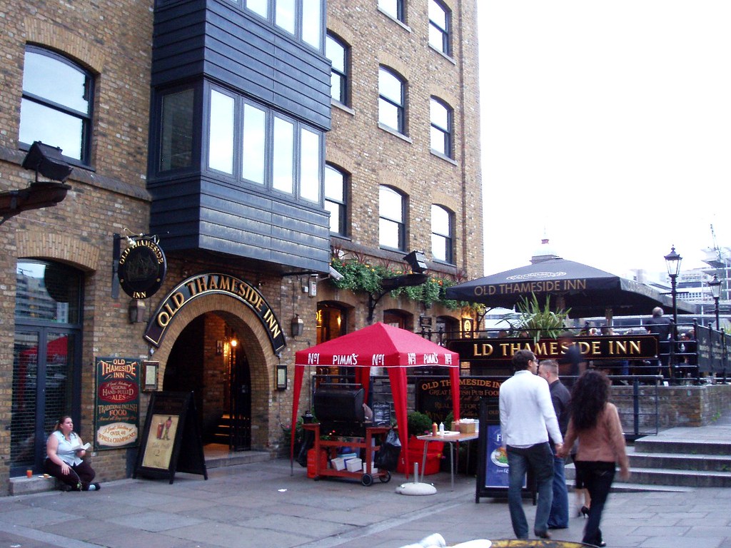 Old Thameside Inn, Bankside, SE1 | Nicholson's have all the … | Flickr