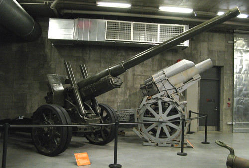 122mm Russian Howitzer 2 | Natural light. | Douglas Sprott | Flickr