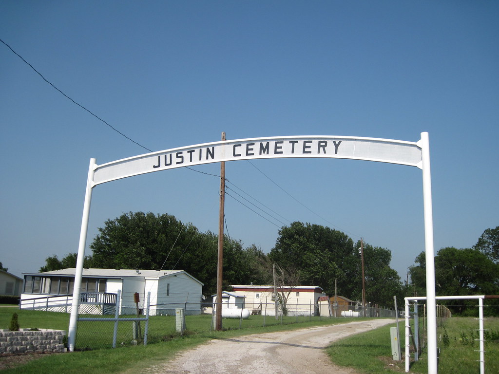 Justin Cemetery Gate. Justin, Texas | The Justin Cemetery Ro… | Flickr