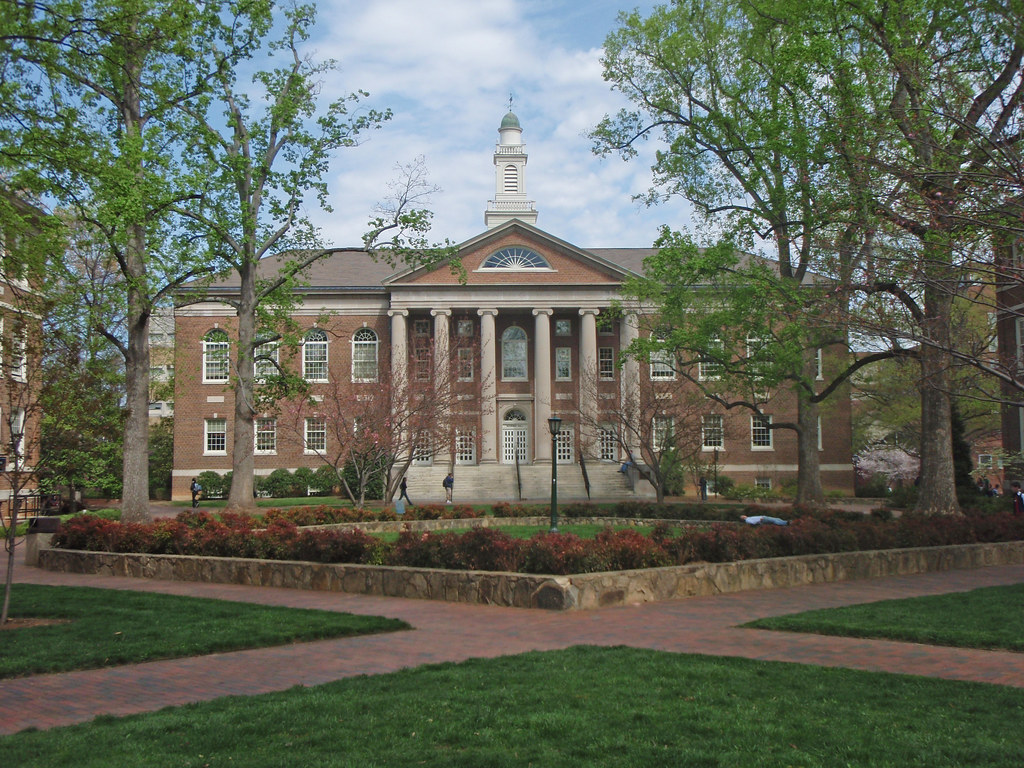 P4020134_edited-1 | Manning Hall with Saunders on left edge | jkozik ...