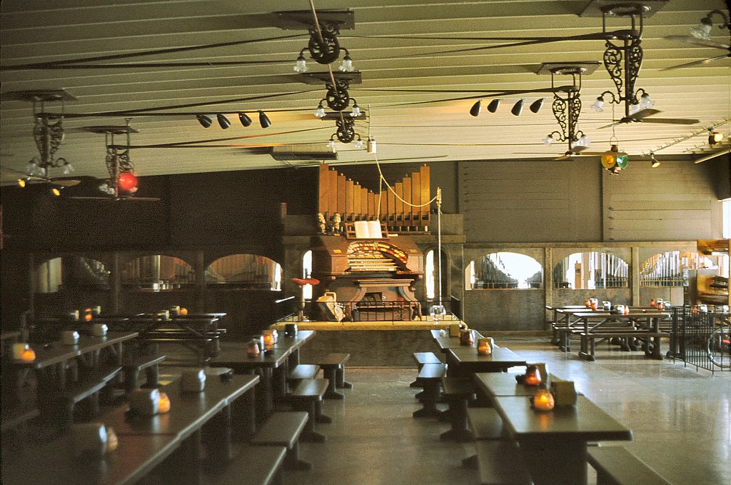 Pipes And Pizza Interior 1974 Pipes And Pizza Interior 1… Flickr