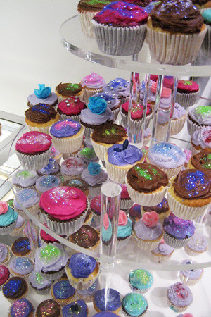 Barbie and Ken cupcakes | via Paper See Cupcakes Take the Ca… | Flickr