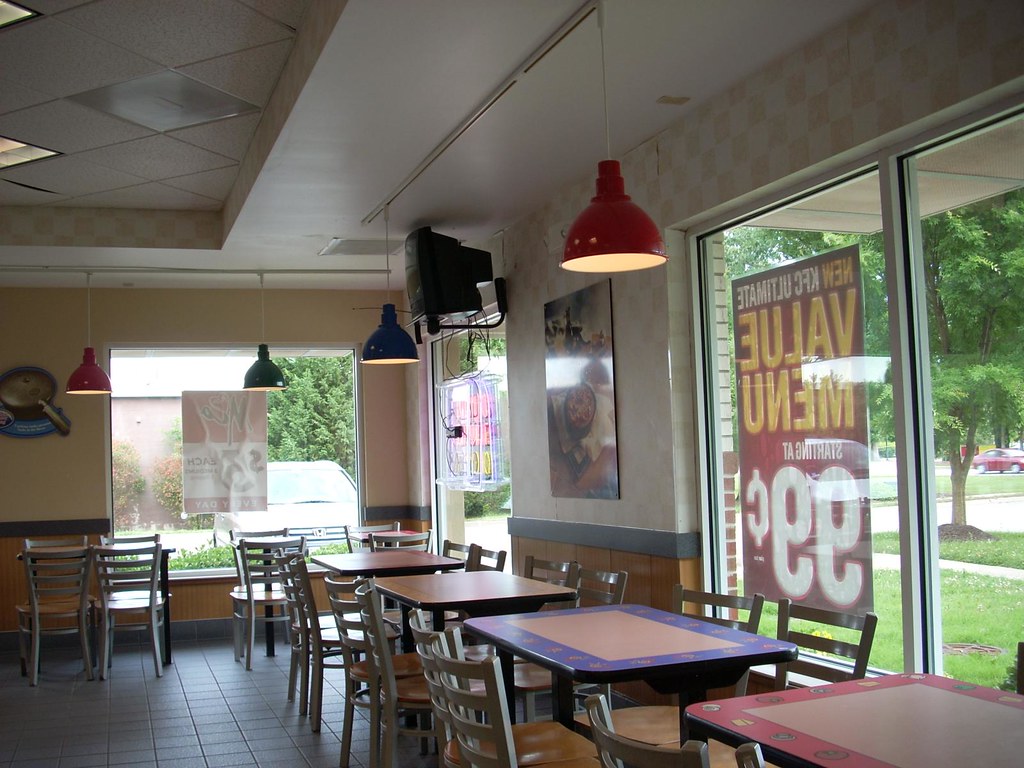 Taco Bell/KFC/Pizza Hut interior | Taco Bell/KFC/Pizza Hut (… | Flickr