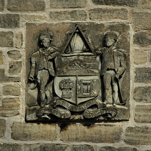 Sleaford: Navigation House coat-of-arms | A badly eroded pla… | Flickr