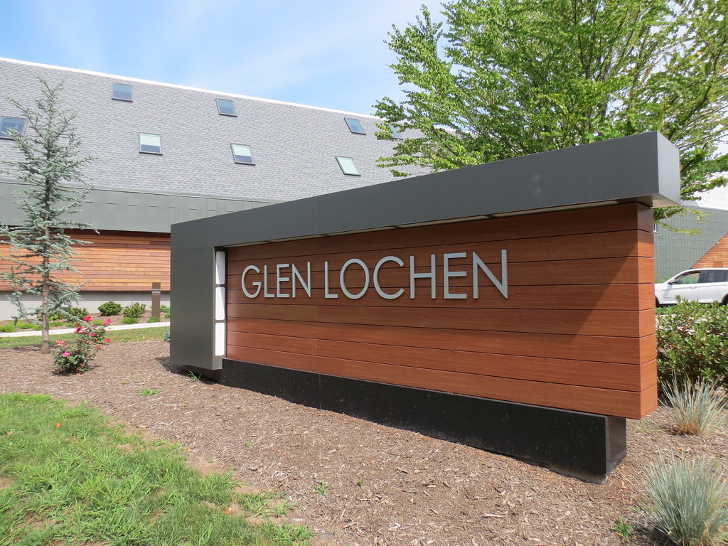Glen Lochen Mall, Glastonbury CT | Flickr