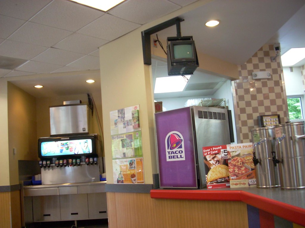 Taco Bell/KFC/Pizza Hut interior | Taco Bell/KFC/Pizza Hut (… | Flickr