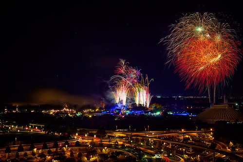 Fireworks Friday. | Hallowishes as seen from the Contemporar… | Flickr