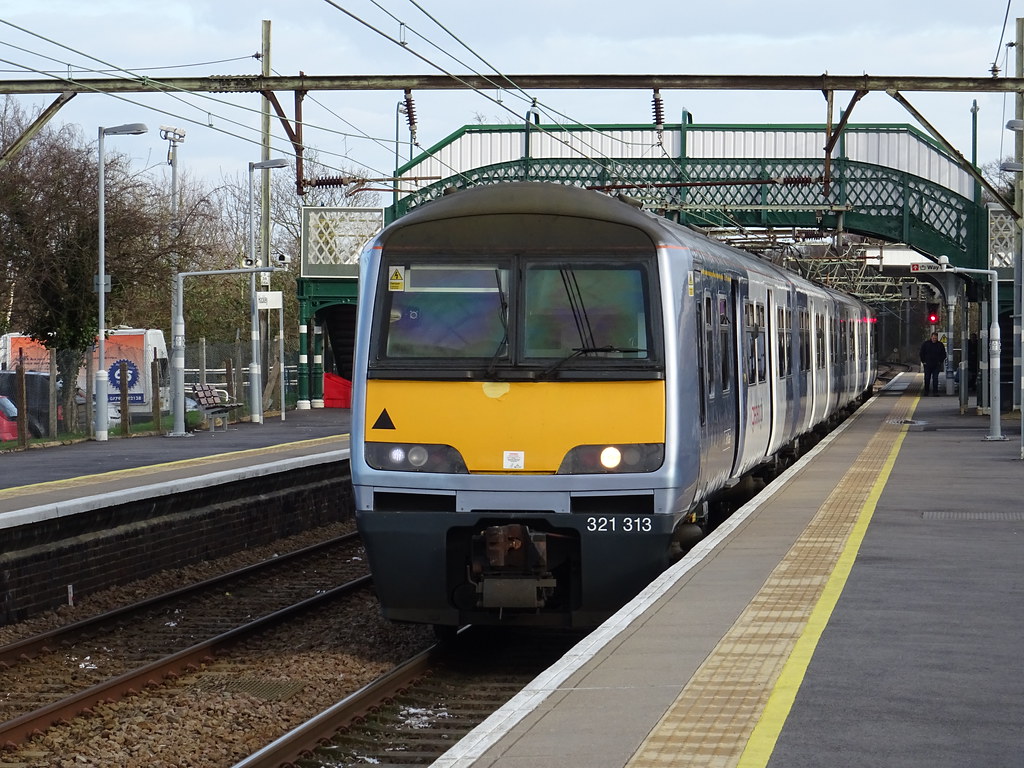 GA 321313 @ Hockley | Greater Anglia Class 321, 321313 arriv… | Flickr