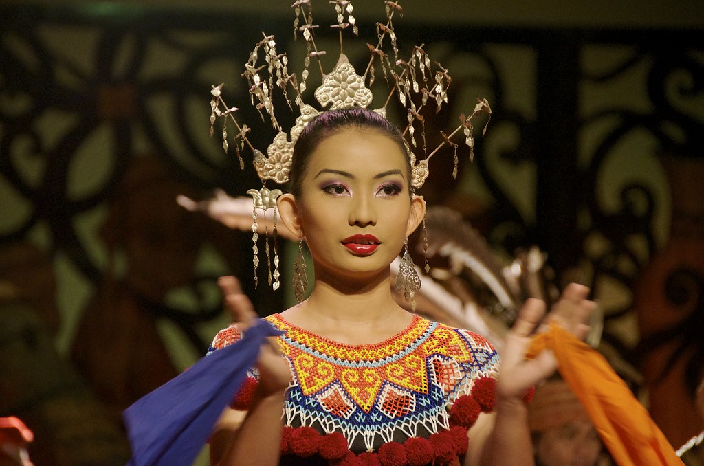 dance performance | sarawak cultural village | Etienne Girardet | Flickr