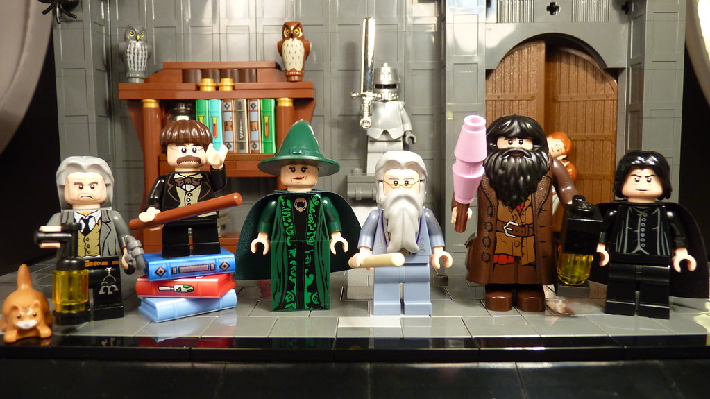 lego harry potter 2010 | filch and cat are nice additions al… | Flickr