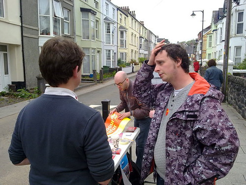 Campaigning on behalf of Alun Pugh with students from Bang… | Flickr