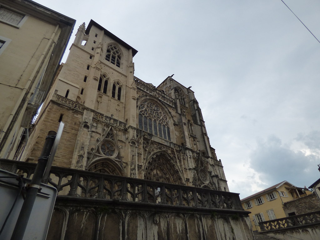 Vienne Cathedral - Cathédrale Saint-Maurice - Rue de Bourgogne, Vienne ...