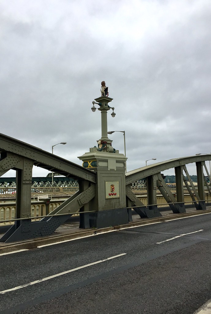 A fancy lamp - Rochester Bridge, Kent | The rather fine old … | Flickr