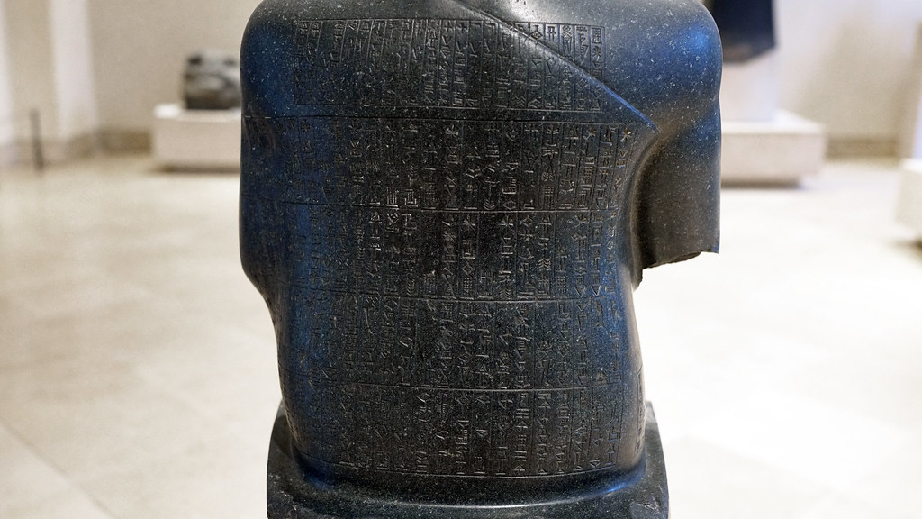 Seated Gudea holding temple plan | Seated Gudea holding temp… | Flickr