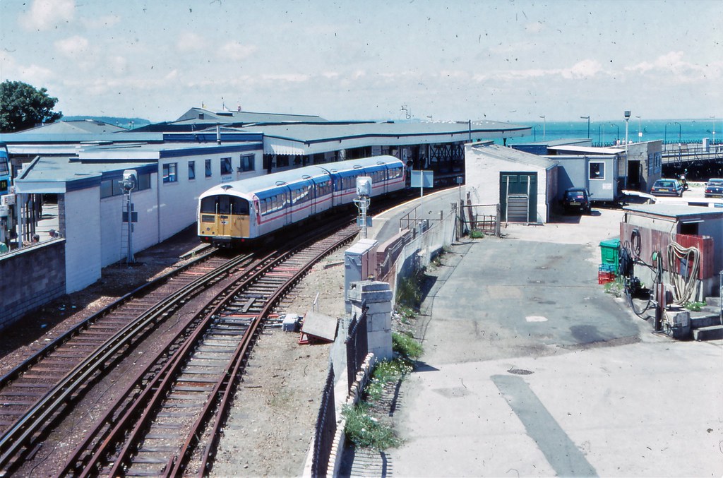 Class 483 483009 departs Ryde Esplanade | Ex-London Transpor… | Flickr