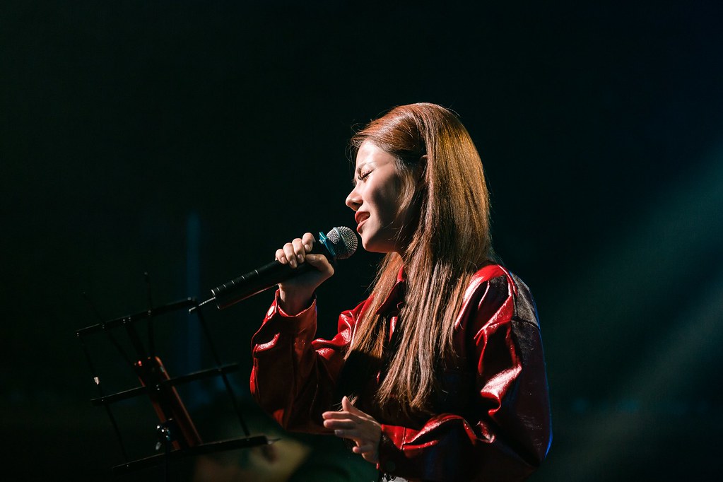 Singer Thuy Nguyen | Trixie Cafe & Lounge | Address: 165 T… | Flickr