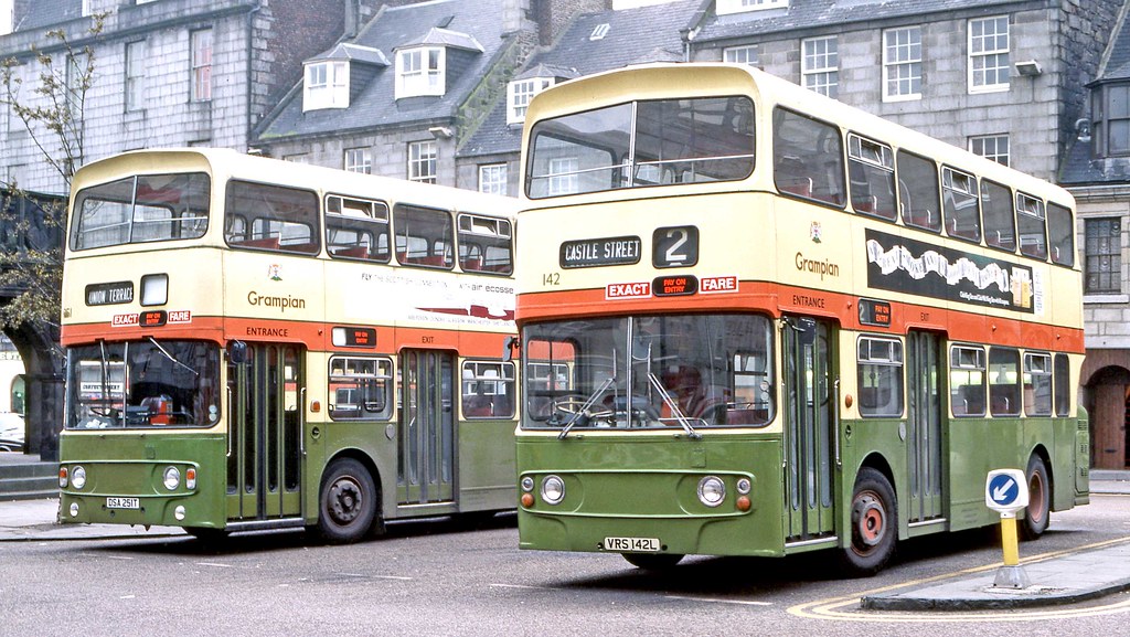 Grampian Regional Transport: 142 (VRS142L) & 251 (DSA251T)… | Flickr
