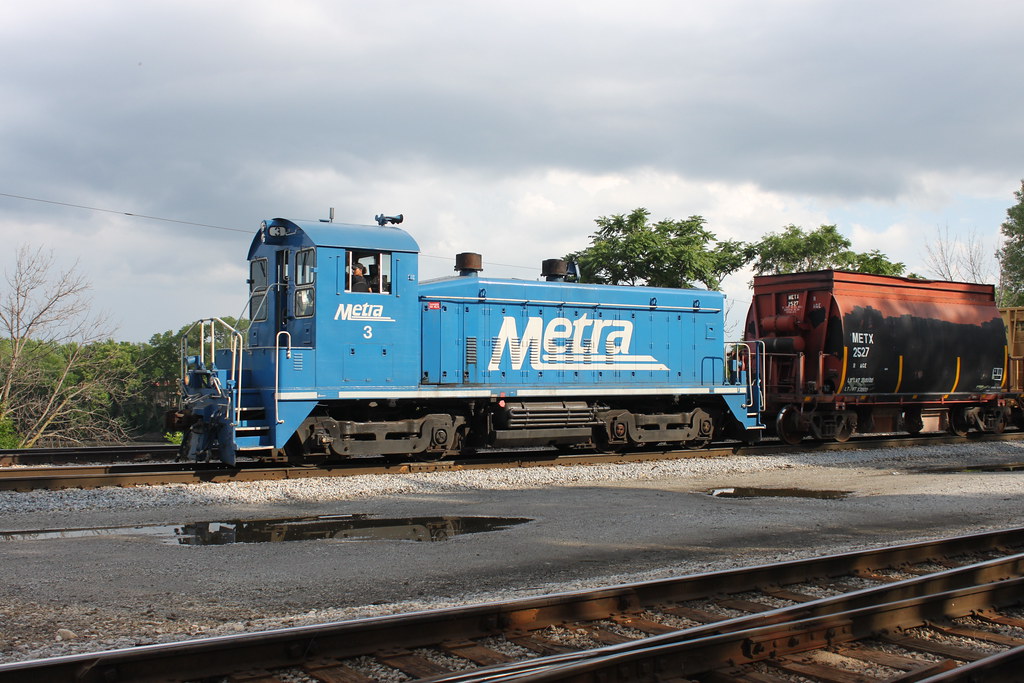 The 3 Spot | NIRC 3 leads a 2 car ballast train at Blue Isla… | Flickr