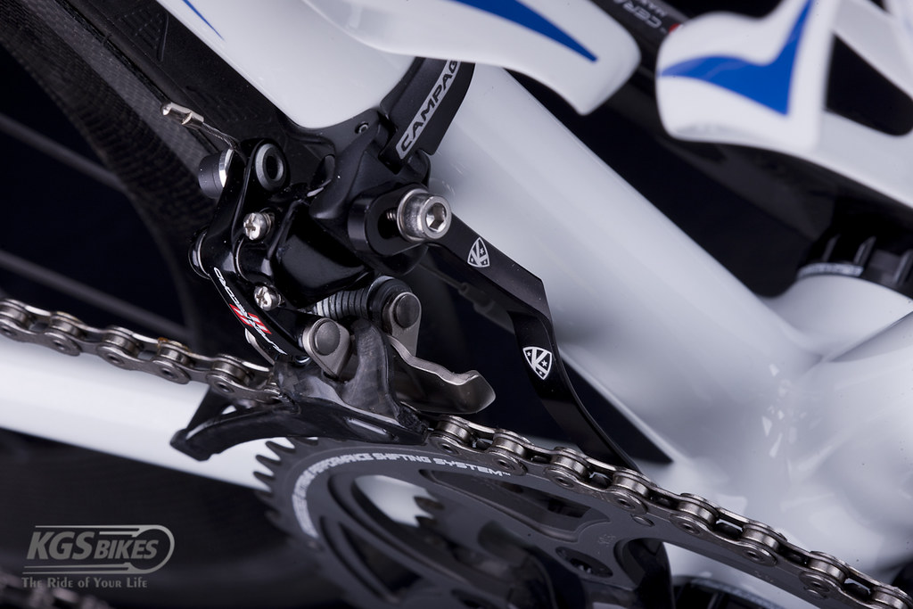 KGS Bikes x Passoni Nero - Close-Up of Campagnolo Super Record 11 Drivetrain on a Custom White Frame