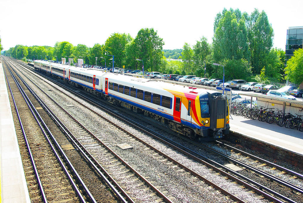 RD6168 444 031 Fleet | RD6168. 444 class EMU 444 031 draws i… | Flickr
