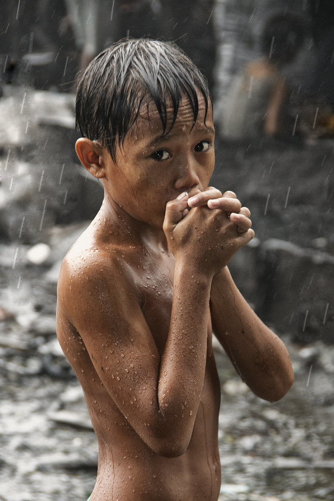 Boy and Girl workers of Ulingan (charoal factory) | In 2008,… | Flickr
