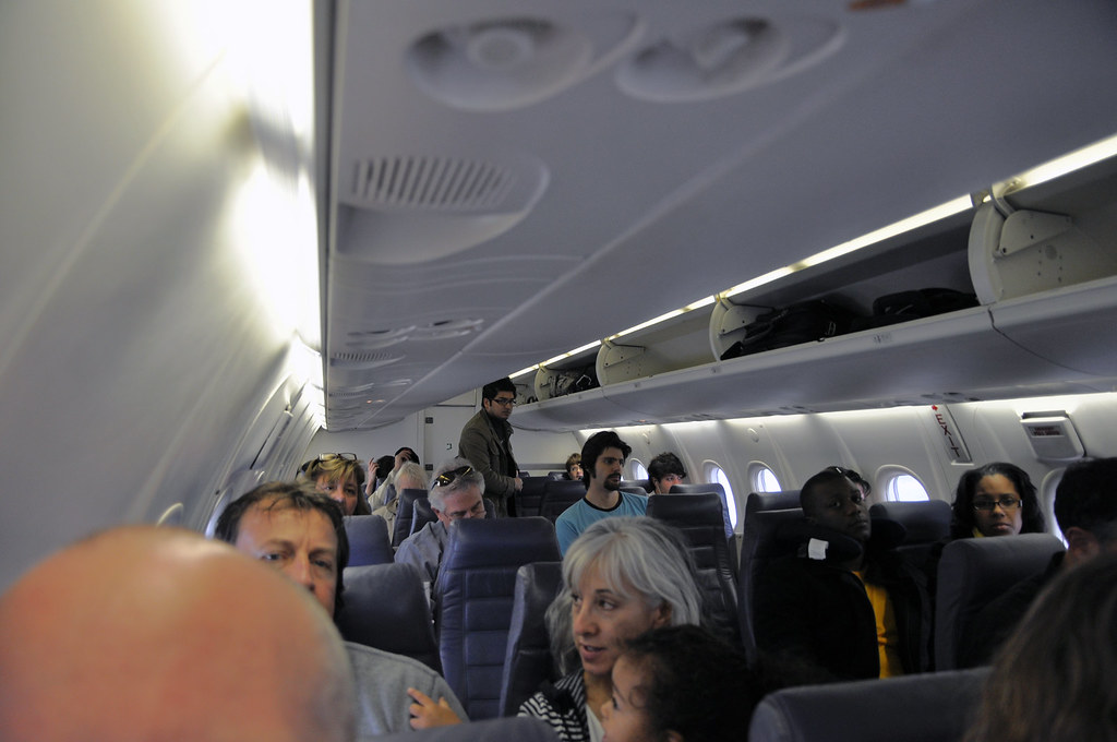 Commutair Dash-8-200 Cabin | I love taking shots like this..… | Flickr