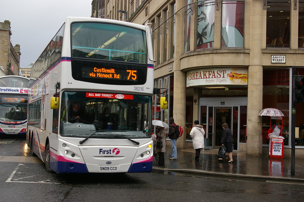FIRST GLASGOW 38216 SN09CCO | Union Street, Glasgow 27/10/10… | Flickr