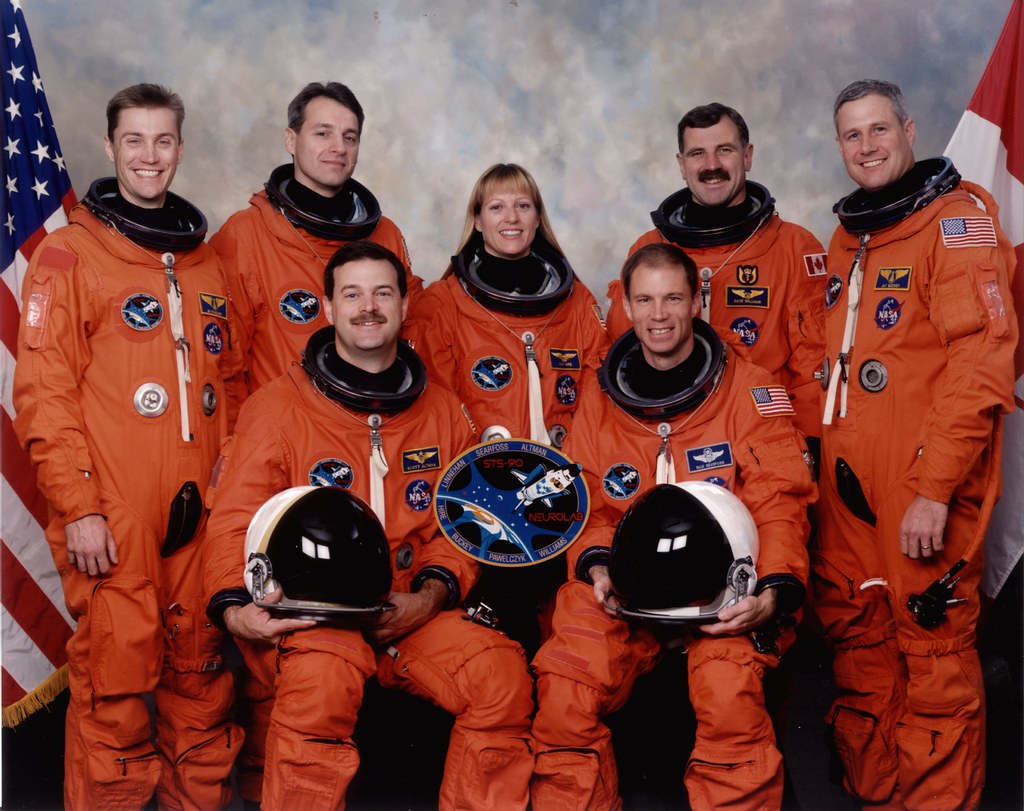 90_s_002 | STS090-(S)-002 (February 1998) --- Five astronaut… | Flickr
