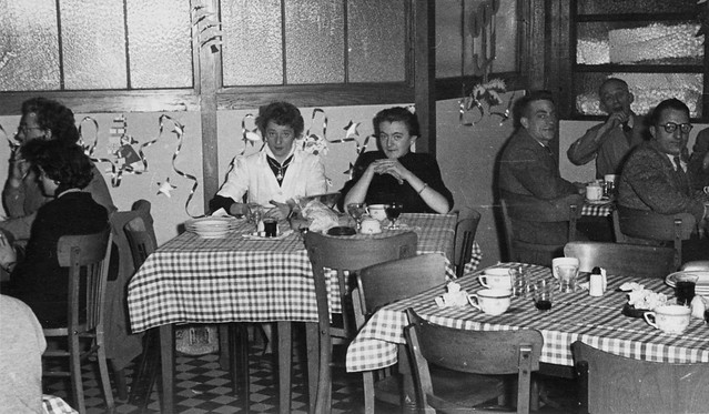 Ladies in a cafe 1950s - a photo on Flickriver