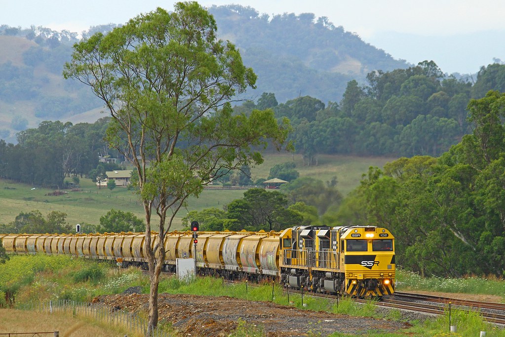 Bumble Bees | Southern Shorthaul Railroads two GT46CAce loco… | Flickr