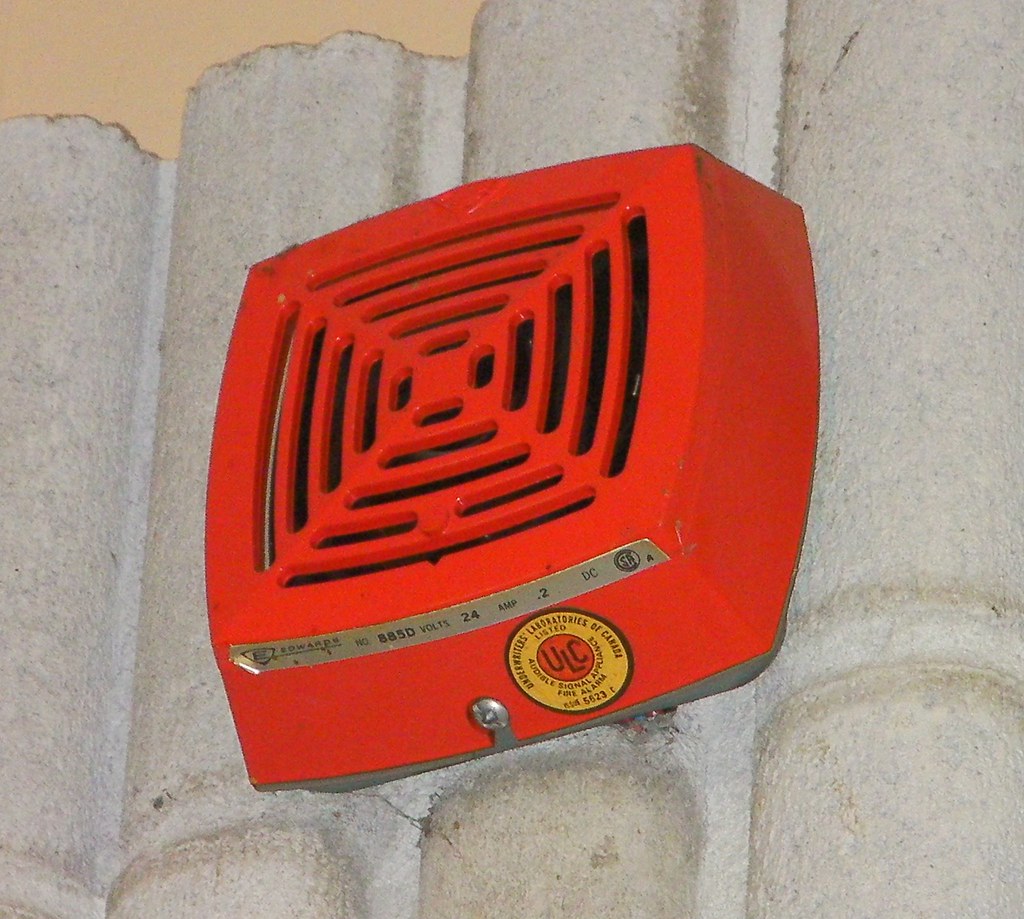 Edwards 885D Fire Alarm Horn | Picture taken in Gatineau, QC… | Flickr