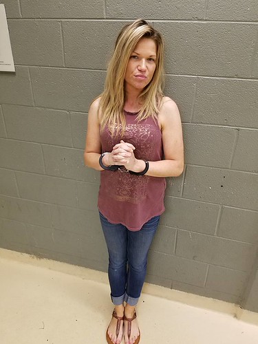Woman arrested by bounty hunters | female fugitive captured | Flickr