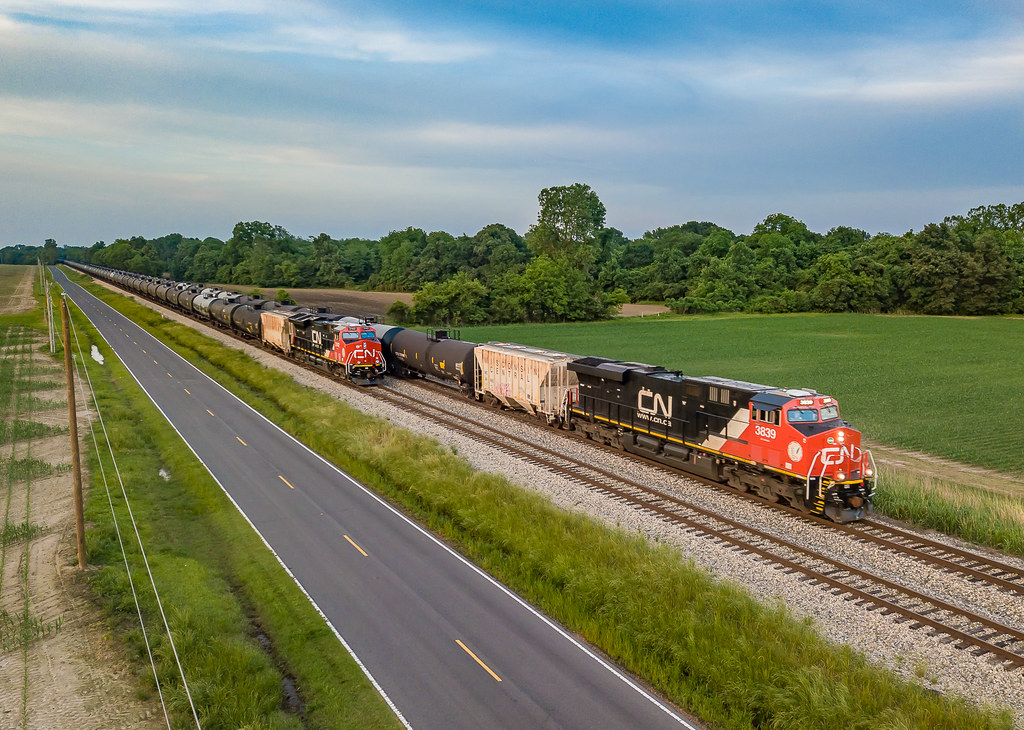 CN 3839 (ES44AC) CN Train: U26051-18 Lake Cormorant, Missi… | Flickr