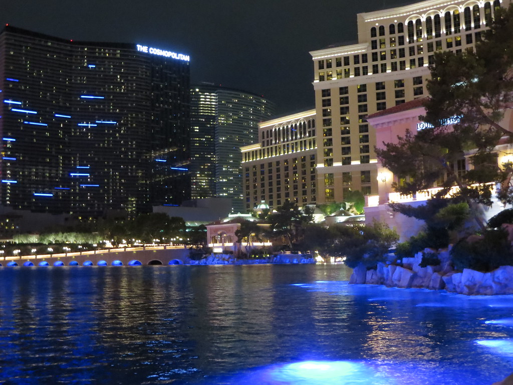 Fountains of Bellagio Lake | By the man-made lake in front o… | Flickr