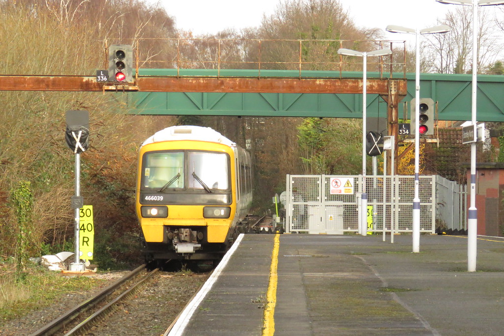 466039 : Bromley North | Southeastern Class 466 unit No. 466… | Flickr