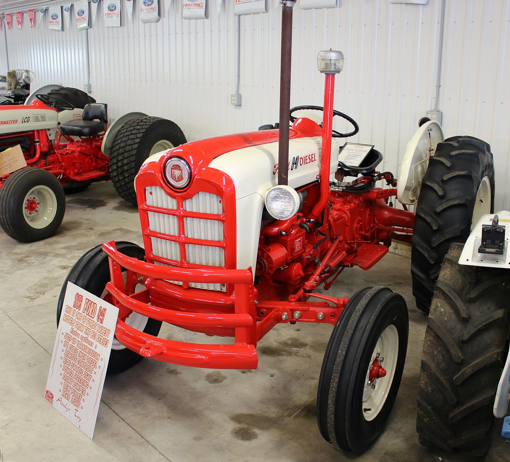 1958 Ford 841 Diesel farm tractor | Richard Spiegelman | Flickr